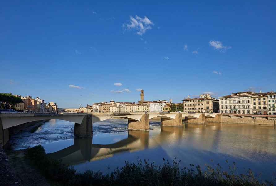 L'Arno dalla pescaia della Giustizia e di San Niccolò alla pescaia di ...